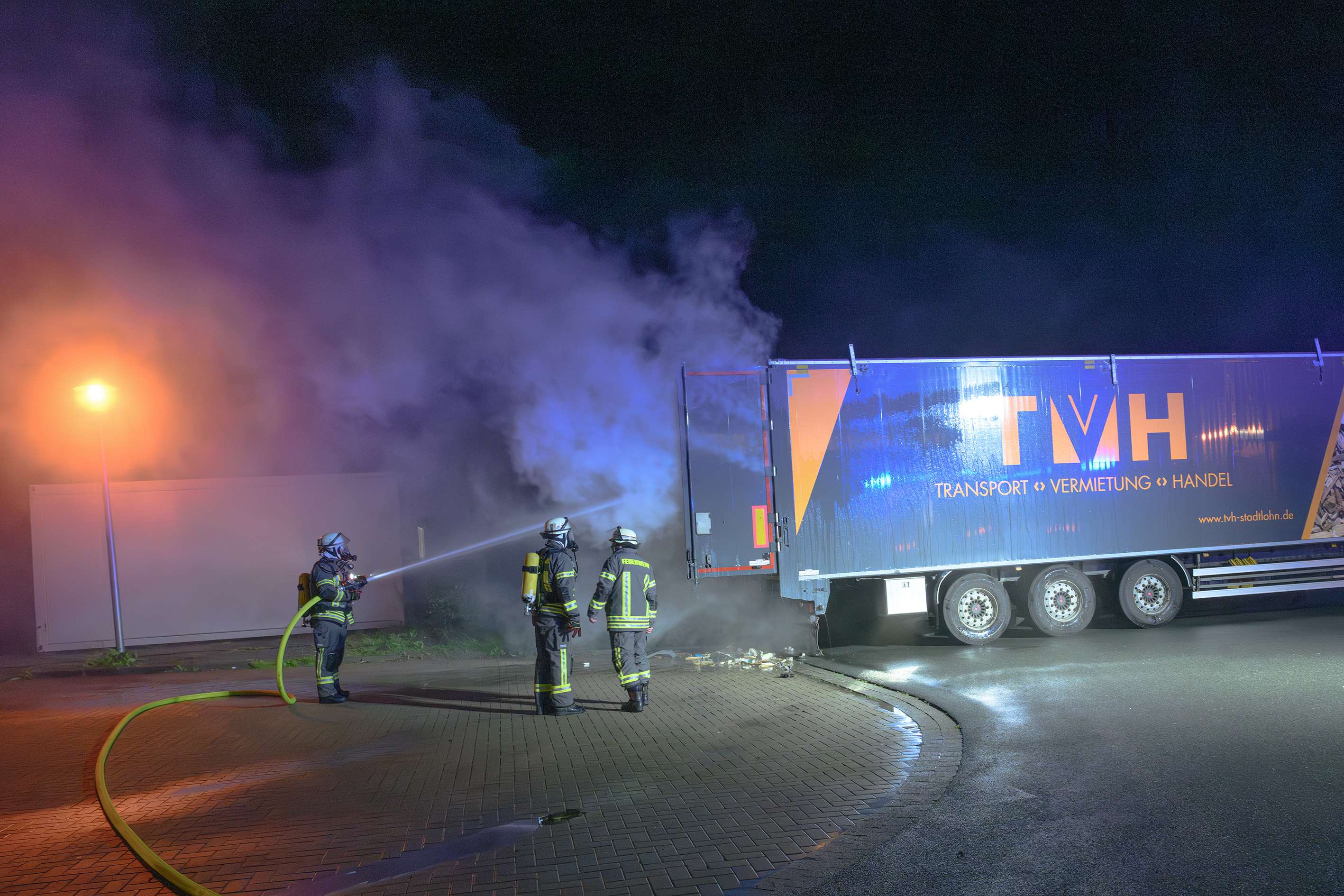 Müll-Laster in Flammen - Rheiderland Zeitung